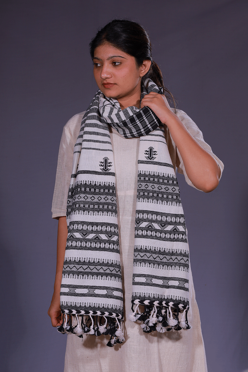 Buy Black Line Patta Handwoven Wool Stole - Khamir – khamircrafts