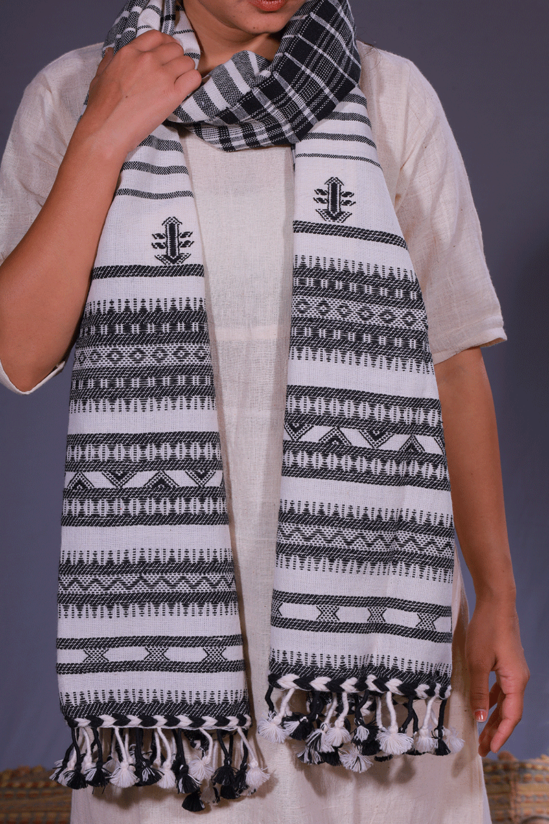 Buy Black Line Patta Handwoven Wool Stole - Khamir – khamircrafts