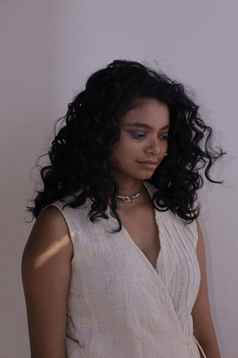 Buy Khamir Off White Peti Handwoven Compass Tunic – khamircrafts